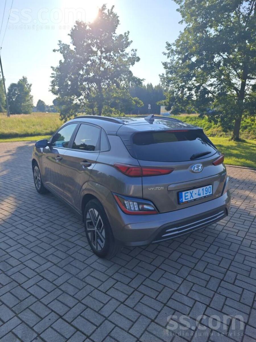 Brown Hyundai Kona 2022 in Liepaja, with an engine capacity of 1.60 L and mileage of 78 thousand km for 24900 €, photo 19 on AUTOMOTO.COM.LV