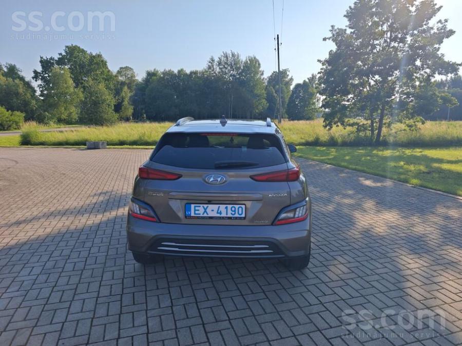 Brown Hyundai Kona 2022 in Liepaja, with an engine capacity of 1.60 L and mileage of 78 thousand km for 24900 €, photo 21 on AUTOMOTO.COM.LV