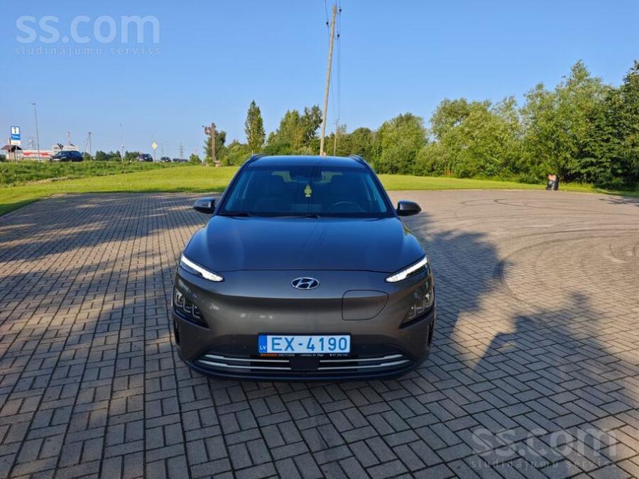 Brown Hyundai Kona 2022 in Liepaja, with an engine capacity of 1.60 L and mileage of 78 thousand km for 24900 €, photo 23 on AUTOMOTO.COM.LV