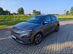 Brown Hyundai Kona 2022 in Liepaja, with an engine capacity of 1.60 L and mileage of 78 thousand km for 24900 €, photo 26 on AUTOMOTO.COM.LV