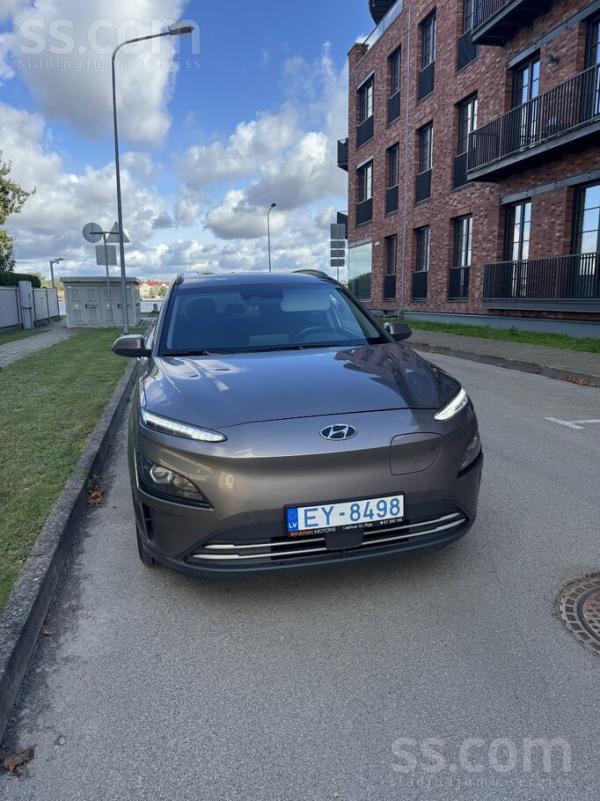 Hyundai Kona 2023 Rīga vietnē Brūns Hyundai Kona 2023 Rīga, ar dzinēja tilpumu 0.00 L un nobraukumu 97 tūkst. km par 20450 €, foto 1 vietnē AUTOMOTO.COM.LV
