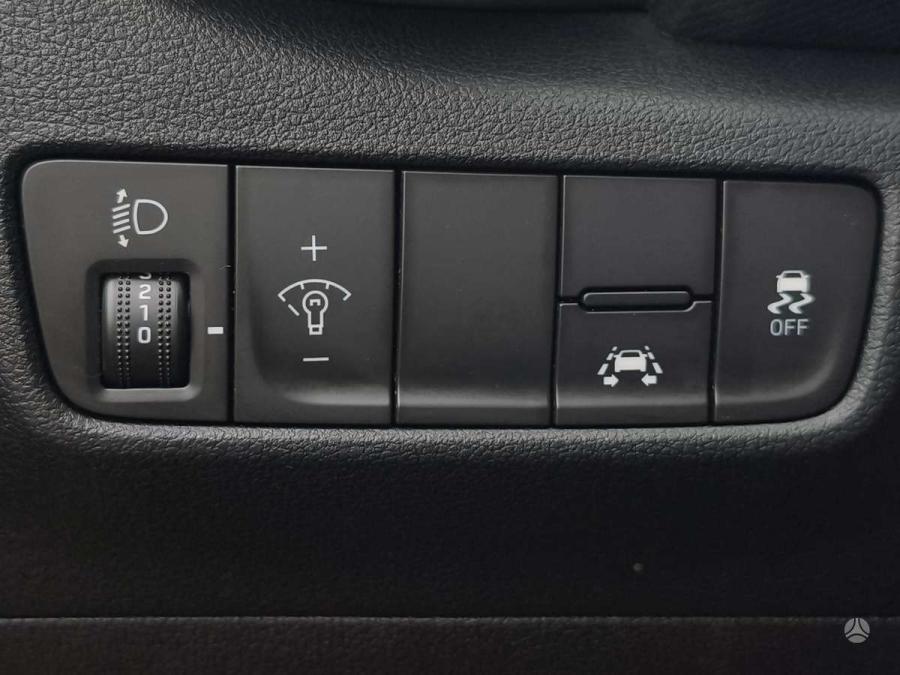 Green Hyundai Kona 2019 in Vilnius, with an engine capacity of 1.00 L and mileage of 80 thousand km for 9999 €, photo 16 on AUTOMOTO.COM.LV