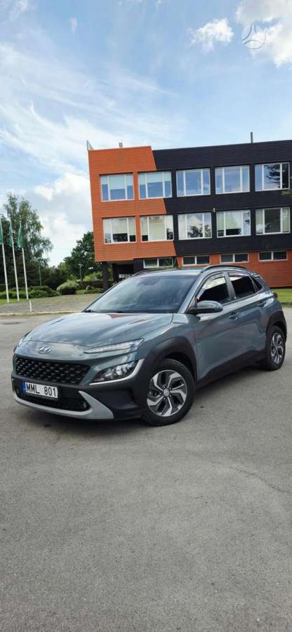 Green Hyundai Kona 2022 in Kaunas, with an engine capacity of 1.58 L and mileage of 38 thousand km for 21500 €, photo 2 on AUTOMOTO.COM.LV