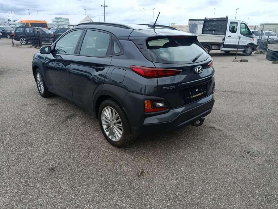 Grey Hyundai Kona 2017 in Marijampole, with an engine capacity of 1.00 L and mileage of 66 thousand km for 8100 €, photo 5 on AUTOMOTO.COM.LV