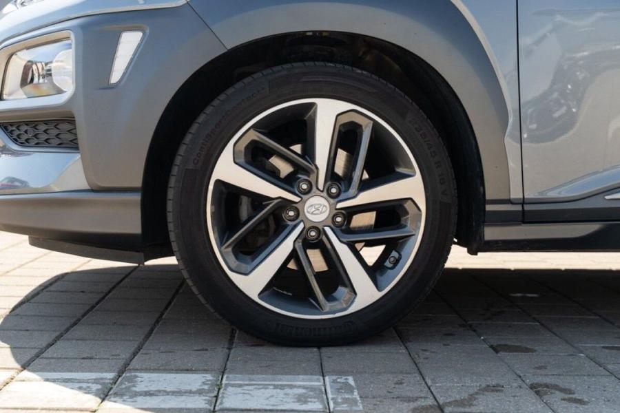 Grey Hyundai Kona 2018 in Vilnius, with an engine capacity of 1.60 L and mileage of 82 thousand km for 11950 €, photo 4 on AUTOMOTO.COM.LV