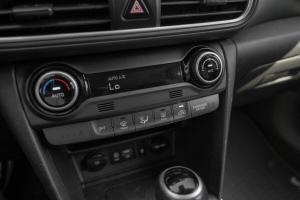 Grey Hyundai Kona 2018 in Vilnius, with an engine capacity of 1.60 L and mileage of 82 thousand km for 11950 €, photo 17 on AUTOMOTO.COM.LV