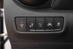 Grey Hyundai Kona 2018 in Vilnius, with an engine capacity of 1.60 L and mileage of 82 thousand km for 11950 €, photo 18 on AUTOMOTO.COM.LV