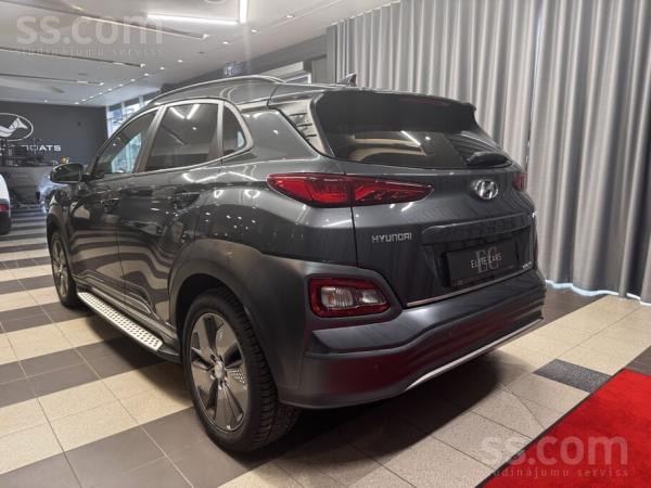 Pelēks Hyundai Kona 2019 Rīga, ar dzinēja tilpumu 0.00 L un nobraukumu 93 tūkst. km par 17900 €, foto 4 vietnē AUTOMOTO.COM.LV