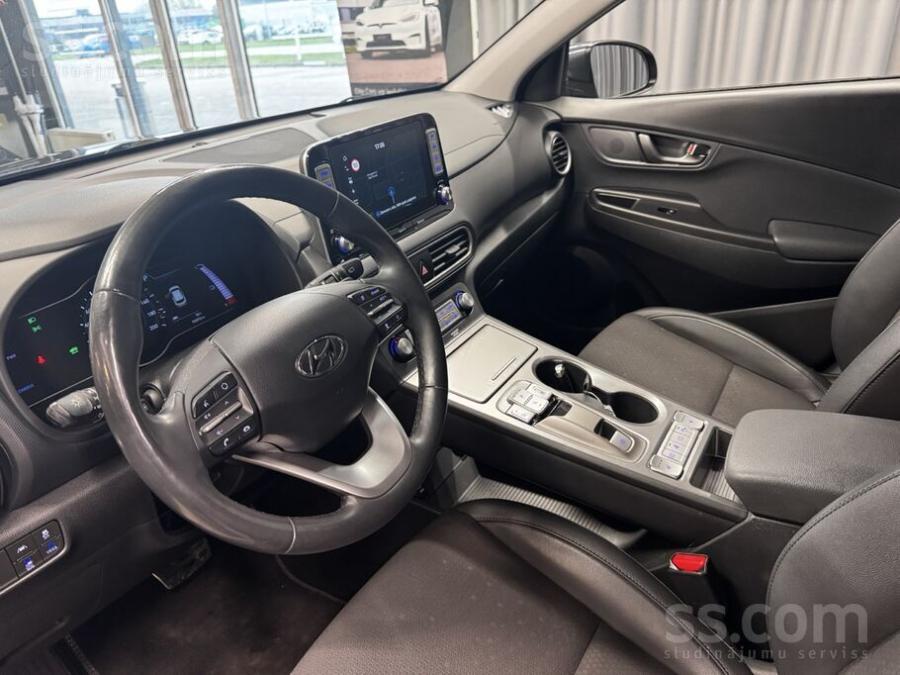 Pelēks Hyundai Kona 2019 Rīga, ar dzinēja tilpumu 0.00 L un nobraukumu 93 tūkst. km par 17900 €, foto 14 vietnē AUTOMOTO.COM.LV