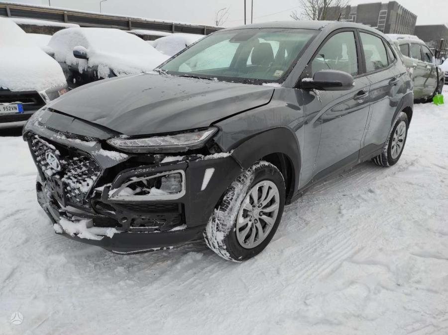 Pelēks Hyundai Kona 2019 Panevēža, ar dzinēja tilpumu 1.00 L un nobraukumu 68 tūkst. km par 5800 €, foto 2 vietnē AUTOMOTO.COM.LV