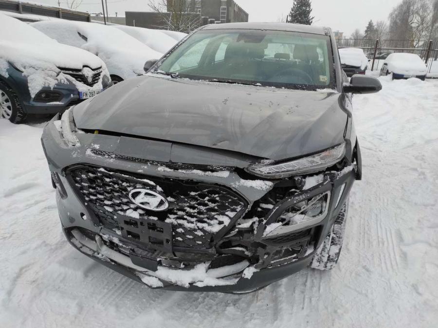 Pelēks Hyundai Kona 2019 Panevēža, ar dzinēja tilpumu 1.00 L un nobraukumu 68 tūkst. km par 5800 €, foto 4 vietnē AUTOMOTO.COM.LV
