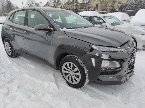 Grey Hyundai Kona 2019 in Panevezys, with an engine capacity of 1.00 L and mileage of 68 thousand km for 5800 €, photo 8 on AUTOMOTO.COM.LV