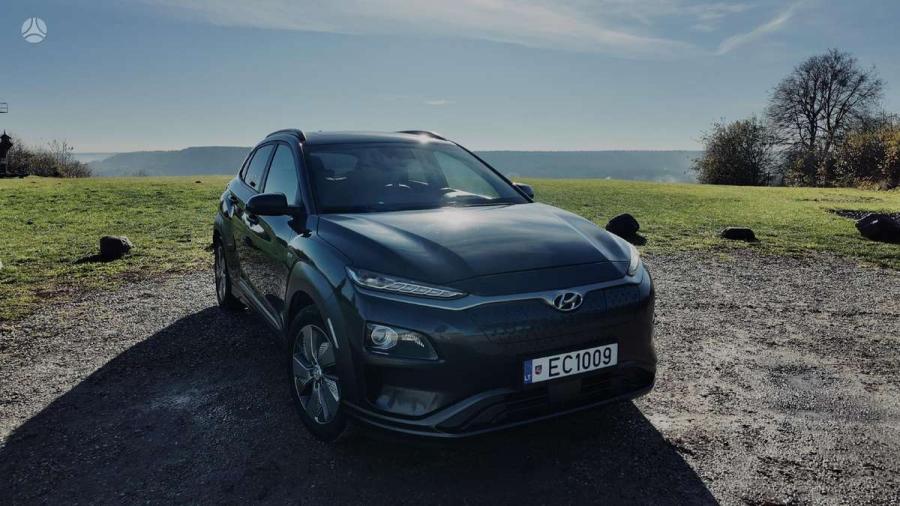 Grey Hyundai Kona 2019 in Kaunas, with an engine capacity of 0.00 L and mileage of 205 thousand km for 12900 €, photo 1 on AUTOMOTO.COM.LV