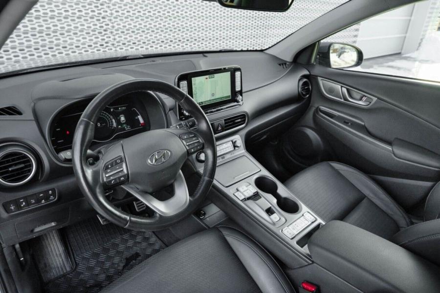 Grey Hyundai Kona 2019 in Marupe, with an engine capacity of 0.00 L and mileage of 99 thousand km for 17550 €, photo 11 on AUTOMOTO.COM.LV