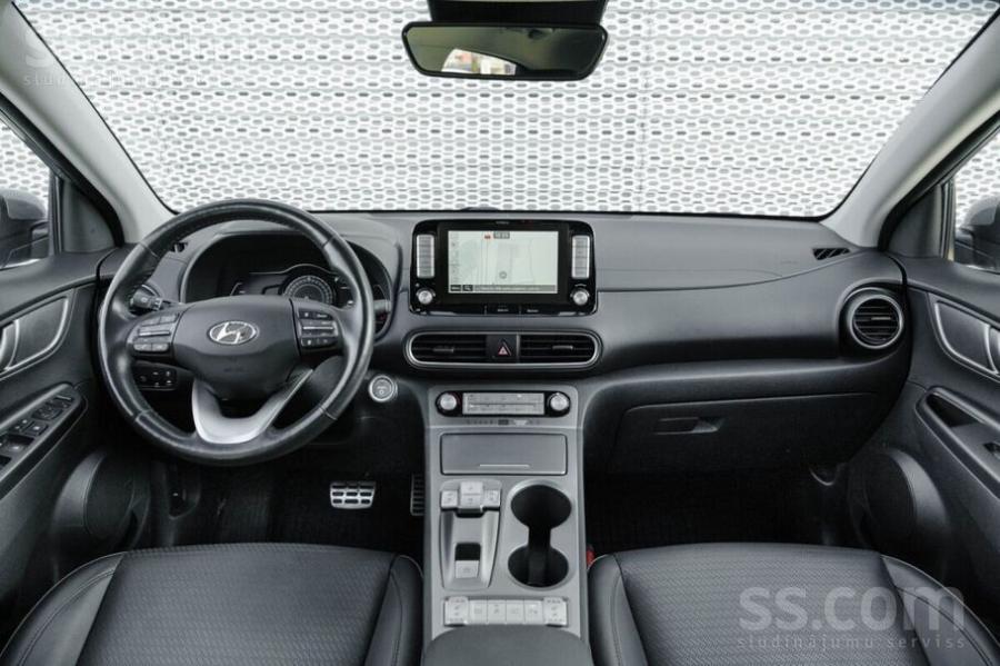 Pelēks Hyundai Kona 2019 Rīga, ar dzinēja tilpumu 1.60 L un nobraukumu 99 tūkst. km par 17550 €, foto 7 vietnē AUTOMOTO.COM.LV
