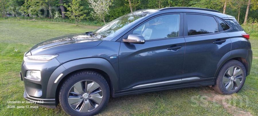 Pelēks Hyundai Kona 2019 Rīga, ar dzinēja tilpumu 0.00 L un nobraukumu 236 tūkst. km par 16000 €, foto 1 vietnē AUTOMOTO.COM.LV