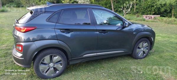 Pelēks Hyundai Kona 2019 Rīga, ar dzinēja tilpumu 0.00 L un nobraukumu 236 tūkst. km par 16000 €, foto 3 vietnē AUTOMOTO.COM.LV
