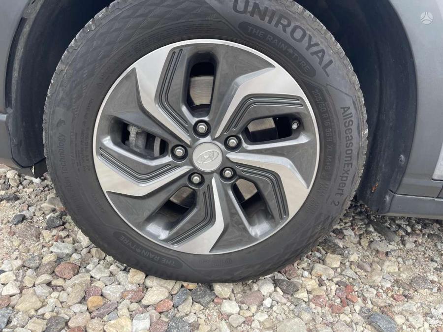 Pelēks Hyundai Kona 2019 Kauņa, ar dzinēja tilpumu 1.58 L un nobraukumu 170 tūkst. km par 12800 €, foto 22 vietnē AUTOMOTO.COM.LV