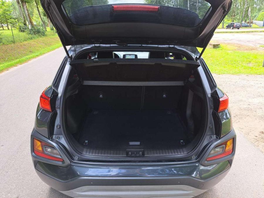 Grey Hyundai Kona 2019 in Taurage, with an engine capacity of 1.60 L and mileage of 193 thousand km for 11499 €, photo 22 on AUTOMOTO.COM.LV