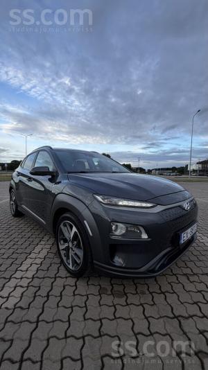 Grey Hyundai Kona 2019 in Riga, with an engine capacity of 0.00 L and mileage of 150 thousand km for 17200 €, photo  on AUTOMOTO.COM.LV