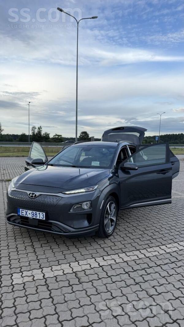 Pelēks Hyundai Kona 2019 Rīga, ar dzinēja tilpumu 0.00 L un nobraukumu 150 tūkst. km par 17200 €, foto 2 vietnē AUTOMOTO.COM.LV