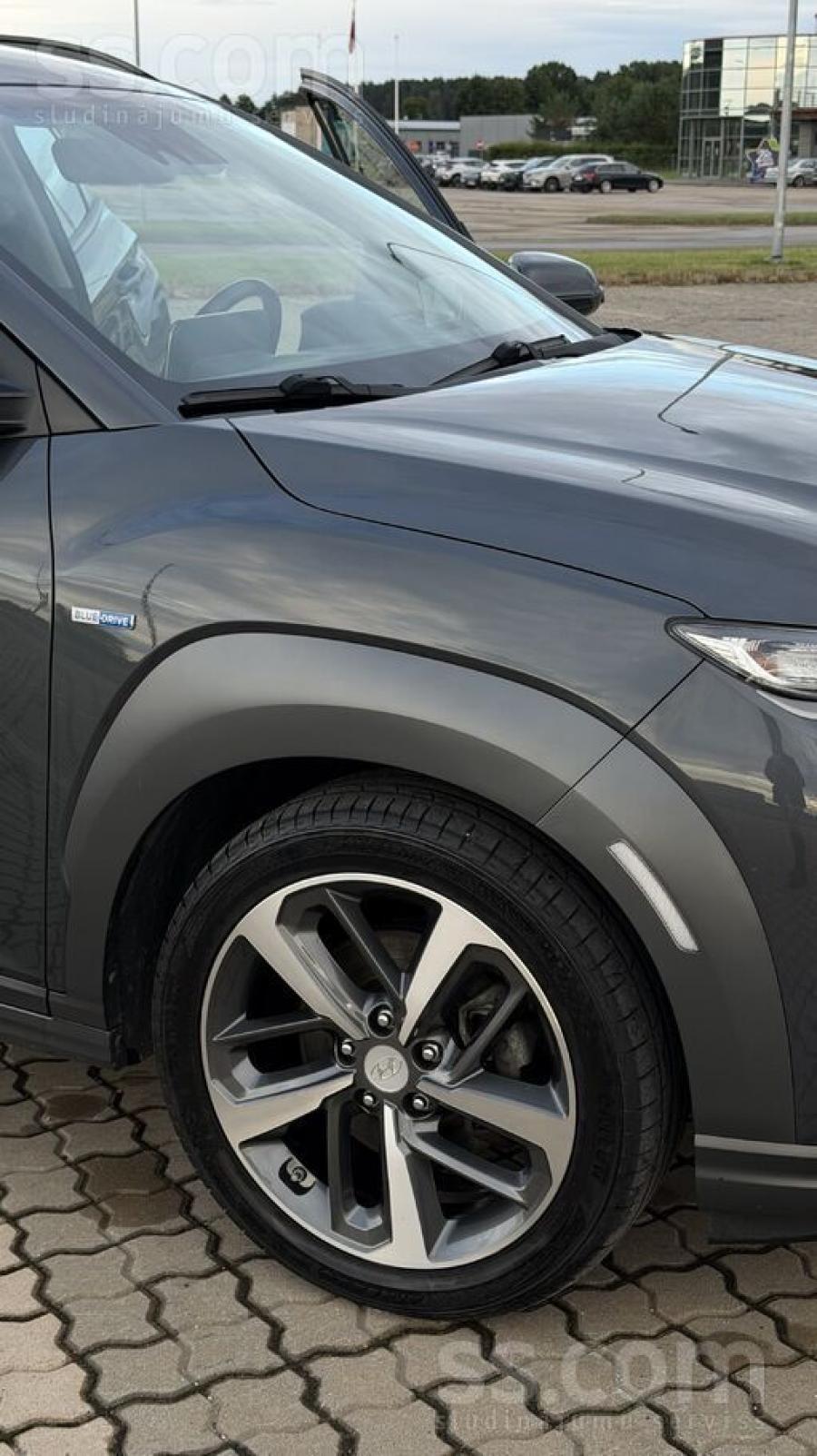Grey Hyundai Kona 2019 in Riga, with an engine capacity of 0.00 L and mileage of 150 thousand km for 17200 €, photo 5 on AUTOMOTO.COM.LV