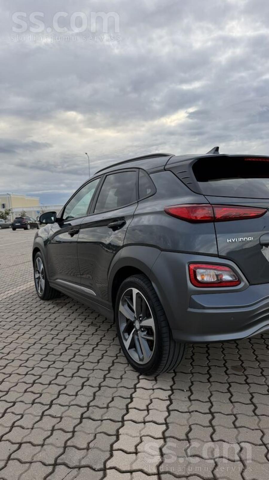 Grey Hyundai Kona 2019 in Riga, with an engine capacity of 0.00 L and mileage of 150 thousand km for 17200 €, photo 6 on AUTOMOTO.COM.LV