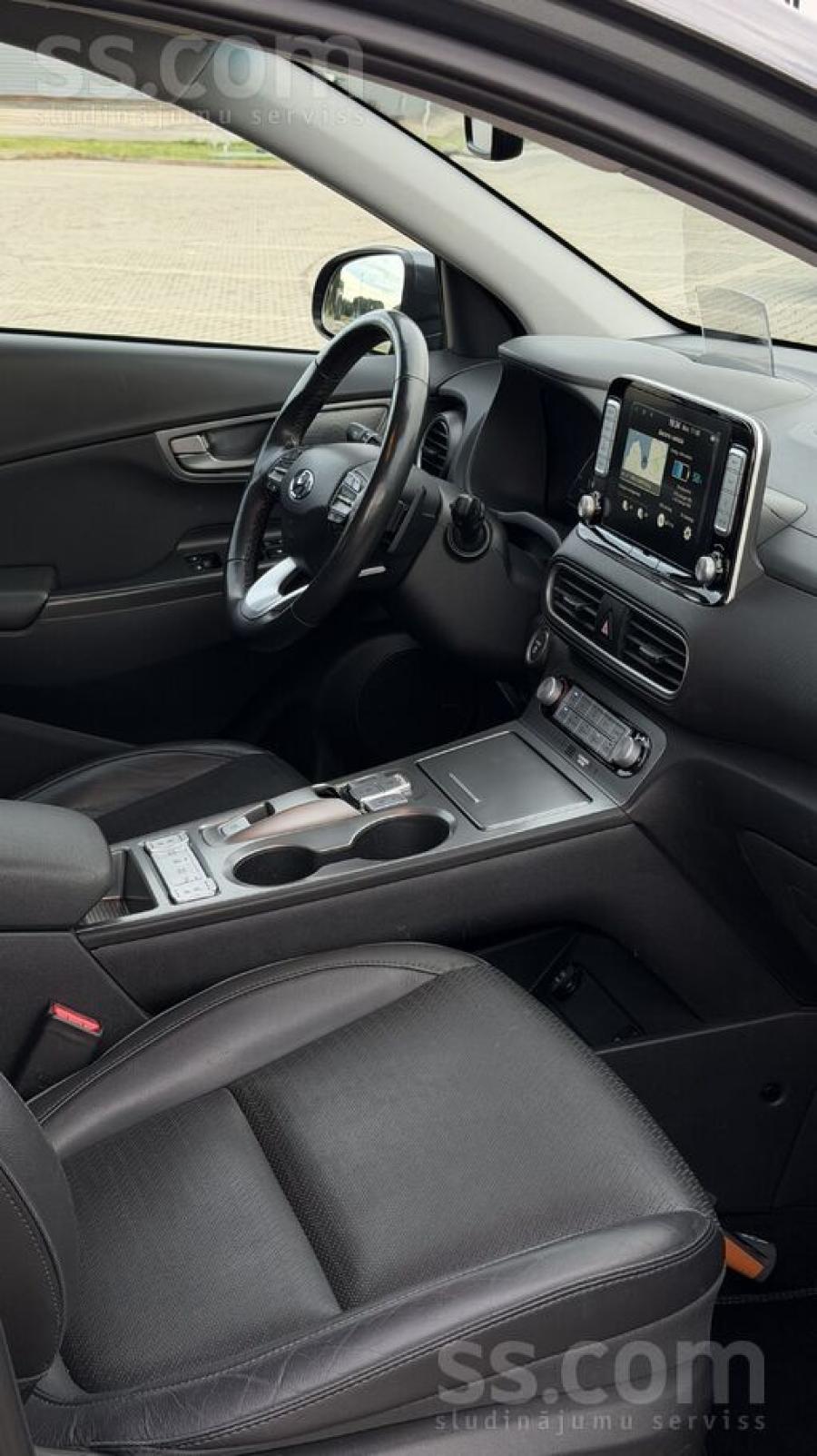 Grey Hyundai Kona 2019 in Riga, with an engine capacity of 0.00 L and mileage of 150 thousand km for 17200 €, photo 7 on AUTOMOTO.COM.LV