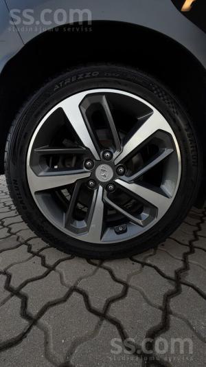 Grey Hyundai Kona 2019 in Riga, with an engine capacity of 0.00 L and mileage of 150 thousand km for 17200 €, photo 14 on AUTOMOTO.COM.LV