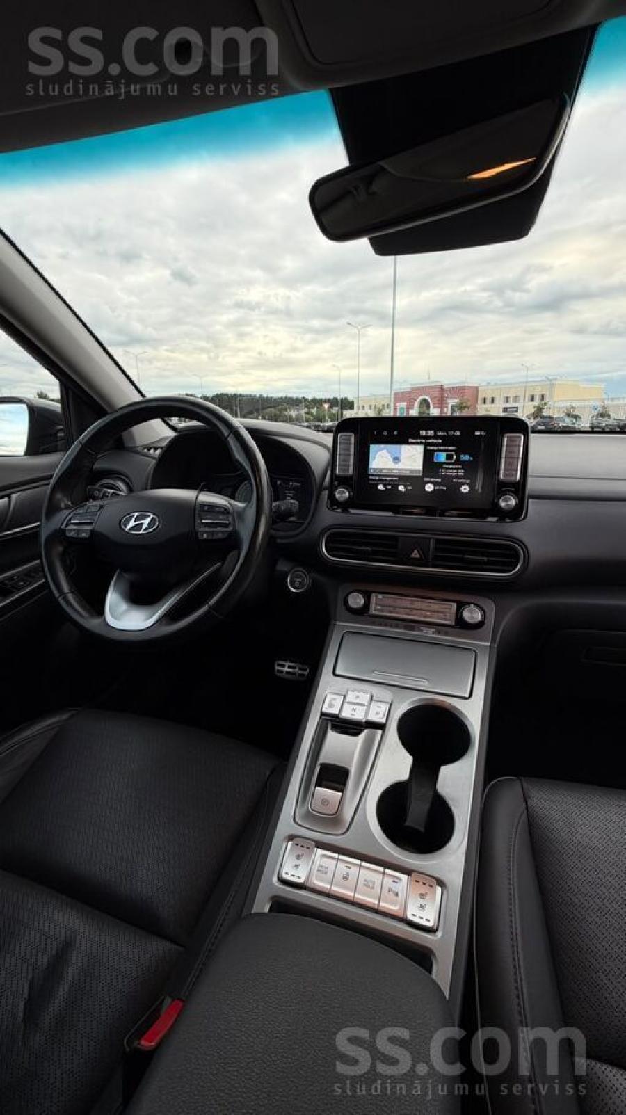 Grey Hyundai Kona 2019 in Riga, with an engine capacity of 0.00 L and mileage of 150 thousand km for 17200 €, photo 16 on AUTOMOTO.COM.LV