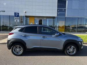 Pelēks Hyundai Kona 2019 Panevēža, ar dzinēja tilpumu 1.00 L un nobraukumu 50 tūkst. km par 9800 €, foto 3 vietnē AUTOMOTO.COM.LV