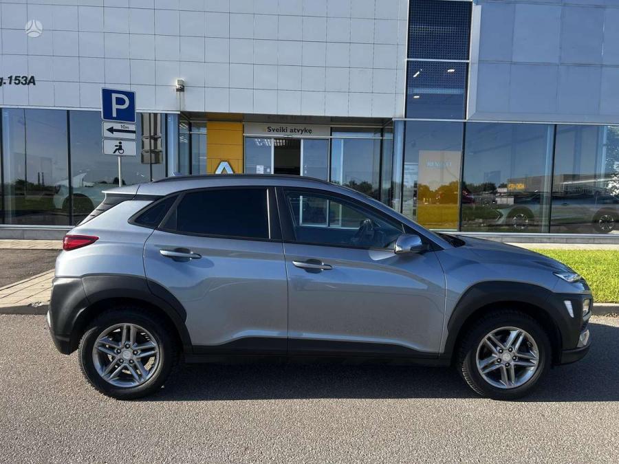 Pelēks Hyundai Kona 2019 Panevēža, ar dzinēja tilpumu 1.00 L un nobraukumu 50 tūkst. km par 9800 €, foto 3 vietnē AUTOMOTO.COM.LV