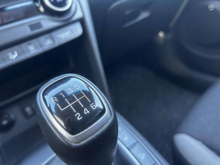 Pelēks Hyundai Kona 2019 Panevēža, ar dzinēja tilpumu 1.00 L un nobraukumu 50 tūkst. km par 9800 €, foto 17 vietnē AUTOMOTO.COM.LV