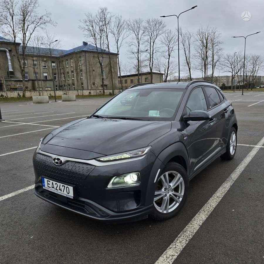 Grey Hyundai Kona 2020 in Ukmerge, with an engine capacity of 0.00 L and mileage of 83 thousand km for 18490 €, photo 1 on AUTOMOTO.COM.LV