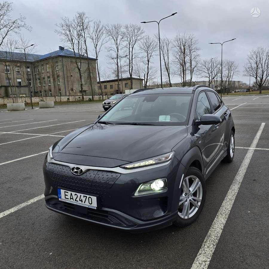 Grey Hyundai Kona 2020 in Ukmerge, with an engine capacity of 0.00 L and mileage of 83 thousand km for 18490 €, photo 2 on AUTOMOTO.COM.LV