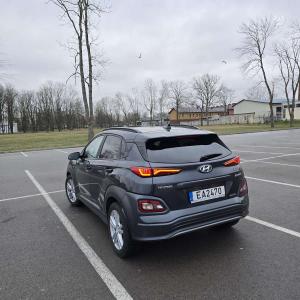 Grey Hyundai Kona 2020 in Ukmerge, with an engine capacity of 0.00 L and mileage of 83 thousand km for 18490 €, photo 11 on AUTOMOTO.COM.LV