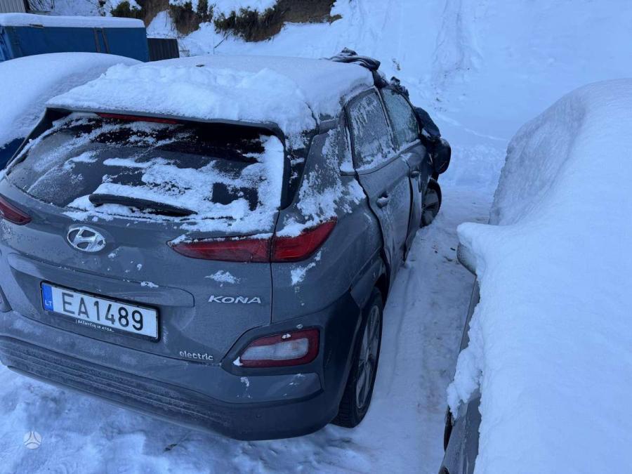 Серый Хендай Кона 2020 в Каунас, объемом двигателя 0.00 л и пробегом 104 тыс. км за 6700 €, фото 5 на AUTOMOTO.COM.LV