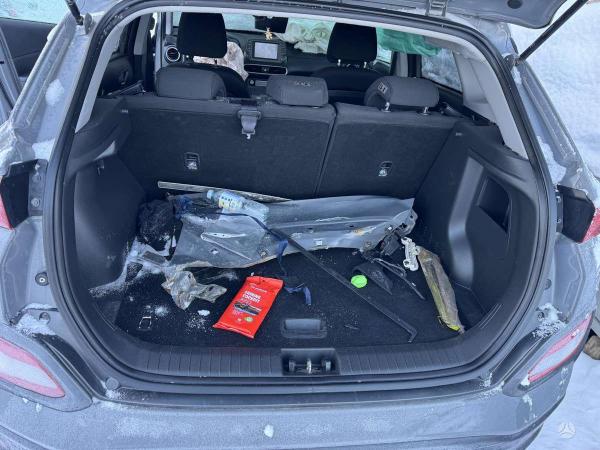 Grey Hyundai Kona 2020 in Kaunas, with an engine capacity of 0.00 L and mileage of 104 thousand km for 6700 €, photo 11 on AUTOMOTO.COM.LV