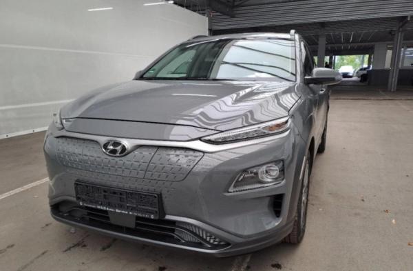 Pelēks Hyundai Kona 2020 Rīga, ar dzinēja tilpumu 0.00 L un nobraukumu 70 tūkst. km par 14500 €, foto 2 vietnē AUTOMOTO.COM.LV