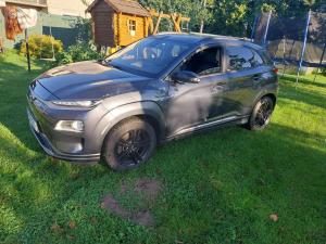 Pelēks Hyundai Kona 2020 Kauņa, ar dzinēja tilpumu 0.00 L un nobraukumu 70 tūkst. km par 15000 €, foto 3 vietnē AUTOMOTO.COM.LV