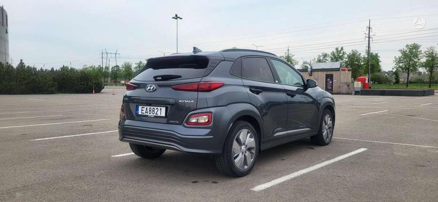 Grey Hyundai Kona 2020 in Siauliai, with an engine capacity of 0.00 L and mileage of 73 thousand km for 13600 €, photo 6 on AUTOMOTO.COM.LV