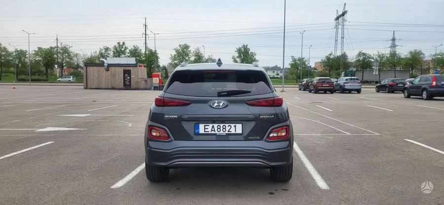 Grey Hyundai Kona 2020 in Siauliai, with an engine capacity of 0.00 L and mileage of 73 thousand km for 13600 €, photo 7 on AUTOMOTO.COM.LV