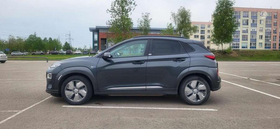 Grey Hyundai Kona 2020 in Siauliai, with an engine capacity of 0.00 L and mileage of 73 thousand km for 13600 €, photo 9 on AUTOMOTO.COM.LV