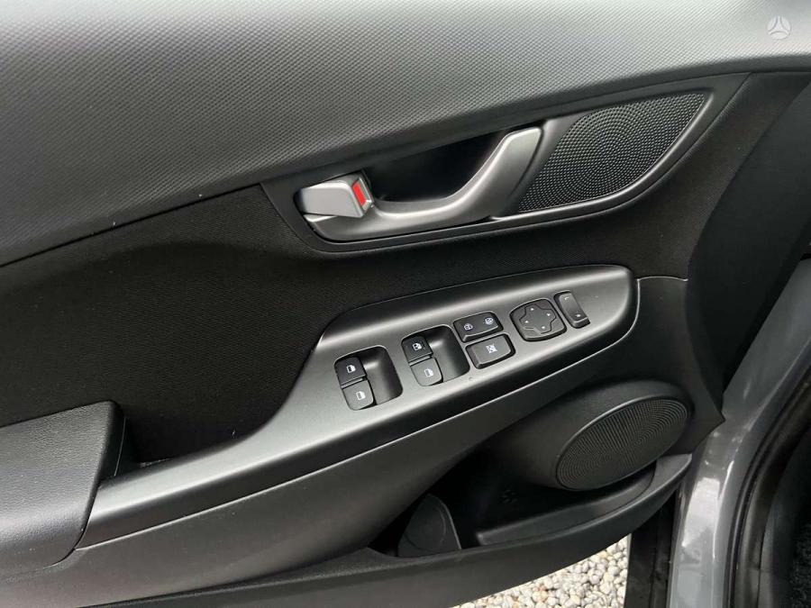 Pelēks Hyundai Kona 2020 Kauņa, ar dzinēja tilpumu 1.00 L un nobraukumu 82 tūkst. km par 6750 €, foto 34 vietnē AUTOMOTO.COM.LV