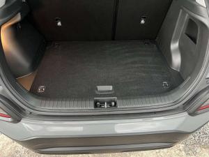 Pelēks Hyundai Kona 2020 Kauņa, ar dzinēja tilpumu 1.00 L un nobraukumu 82 tūkst. km par 6750 €, foto 35 vietnē AUTOMOTO.COM.LV