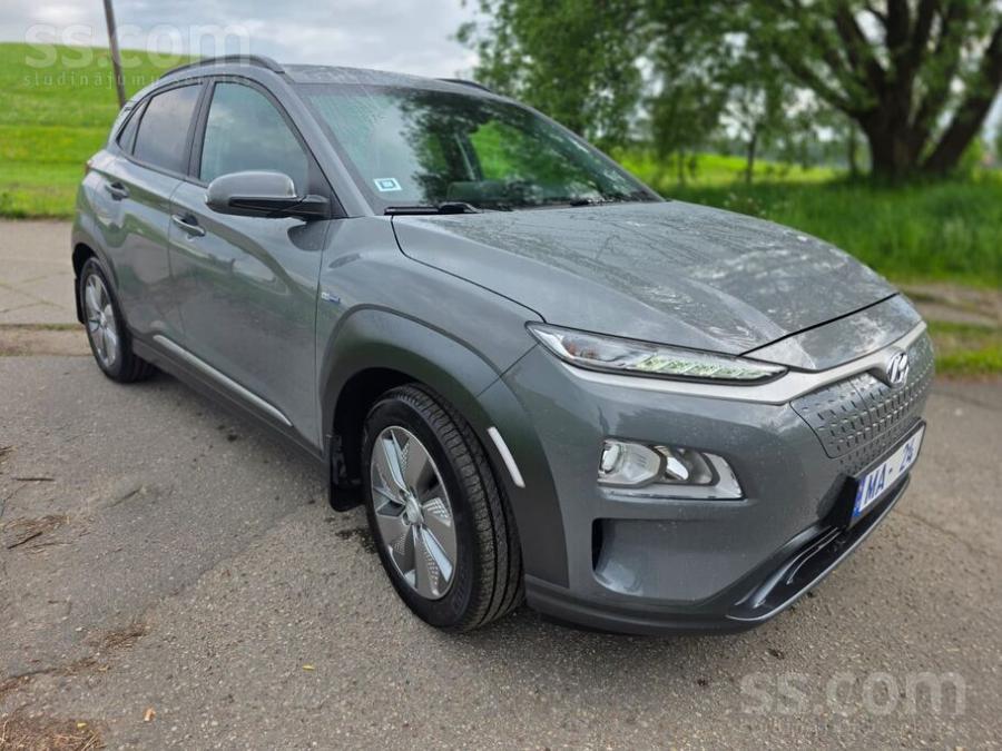 Grey Hyundai Kona 2020 in Riga, with an engine capacity of 0.00 L and mileage of 60 thousand km for 17300 €, photo 3 on AUTOMOTO.COM.LV