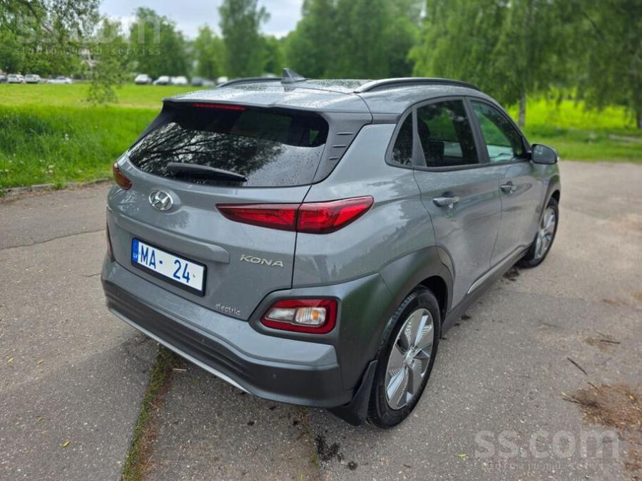 Grey Hyundai Kona 2020 in Riga, with an engine capacity of 0.00 L and mileage of 60 thousand km for 17300 €, photo 4 on AUTOMOTO.COM.LV