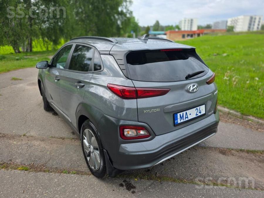 Grey Hyundai Kona 2020 in Riga, with an engine capacity of 0.00 L and mileage of 60 thousand km for 17300 €, photo 5 on AUTOMOTO.COM.LV