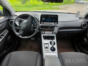 Grey Hyundai Kona 2020 in Riga, with an engine capacity of 0.00 L and mileage of 60 thousand km for 17300 €, photo 8 on AUTOMOTO.COM.LV