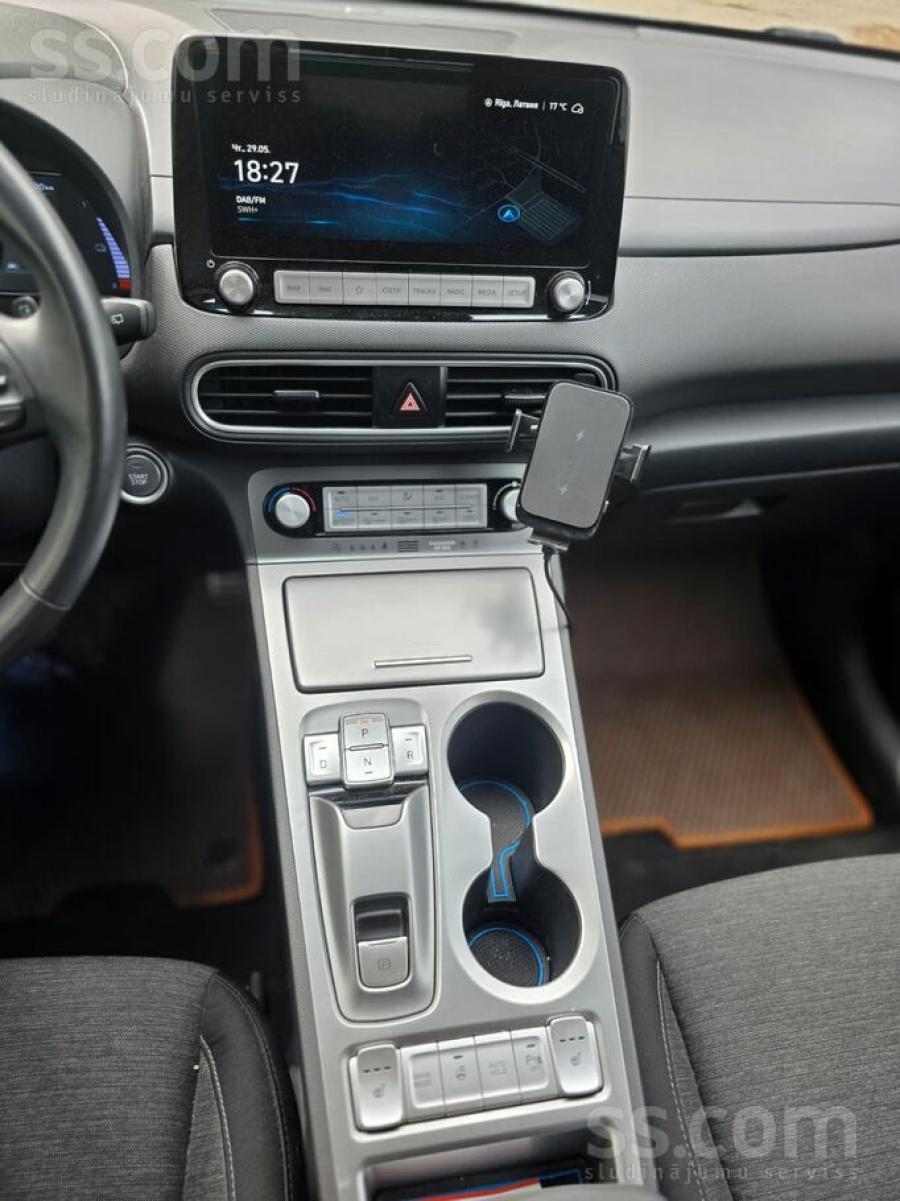 Grey Hyundai Kona 2020 in Riga, with an engine capacity of 0.00 L and mileage of 60 thousand km for 17300 €, photo 9 on AUTOMOTO.COM.LV